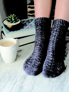 Part 5 of The Sock Series: Close the toes: Kitchener Stitch - Curious ...